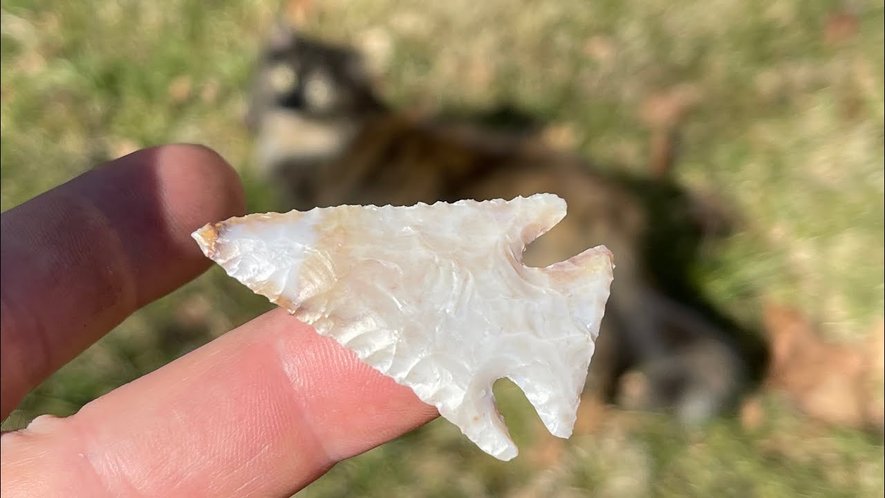 Flint knapping an Arrowhead from Flint Ridge. - YouTube