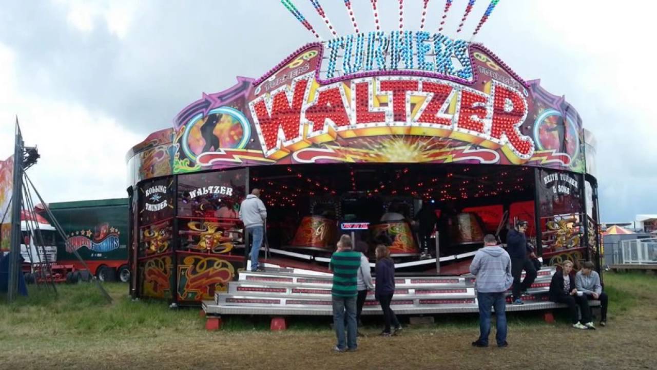 The Hoppings Fun Fair Newcastle 25/6/2016 - YouTube