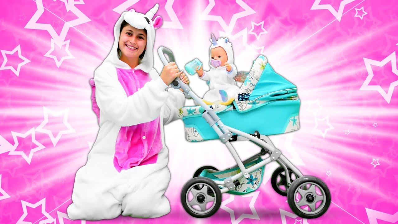 Vidéo drôle. La famille de licornes : journée de bébé born - YouTube