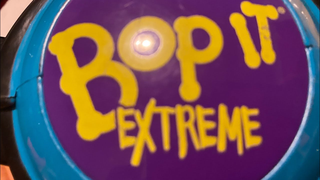 Hasbro. Bop it extreme. (original) - YouTube
