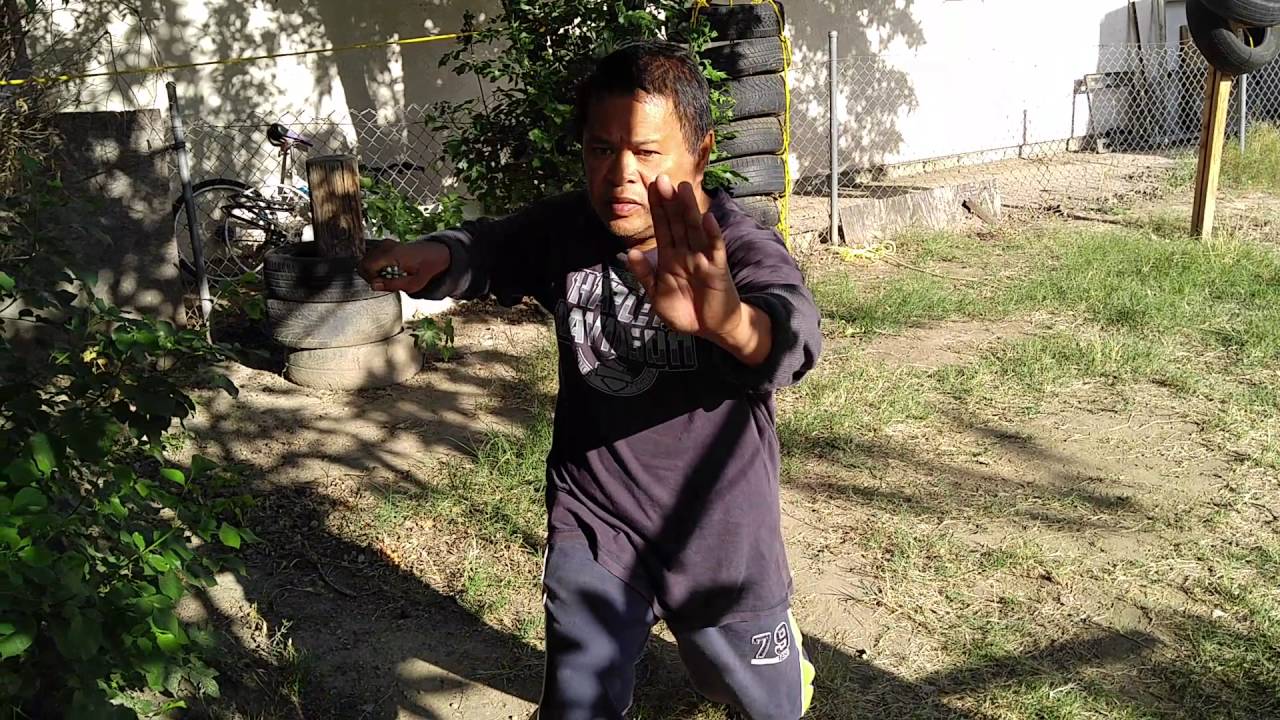 Pangamot knife technique. - YouTube