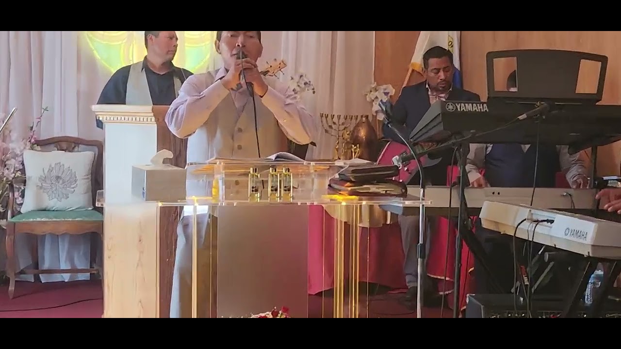 himnos en Kanjobal - YouTube