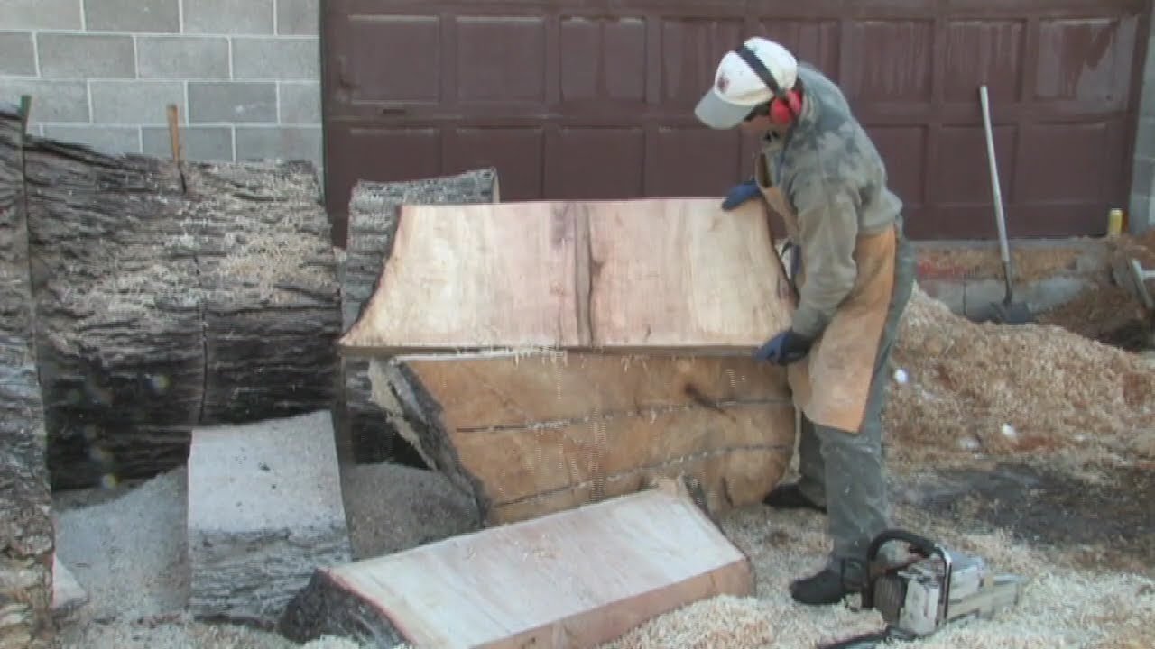 Slabbing a silver maple log - YouTube