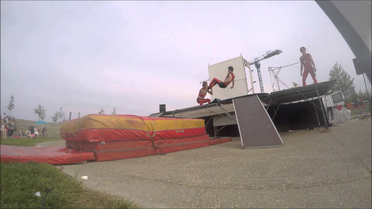 Remi Murray trampwall show Cirq`ulation Locale - YouTube
