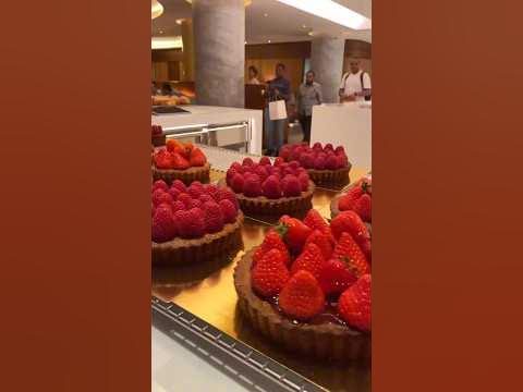 Пирожные Седрика Гроле 🧁 - YouTube