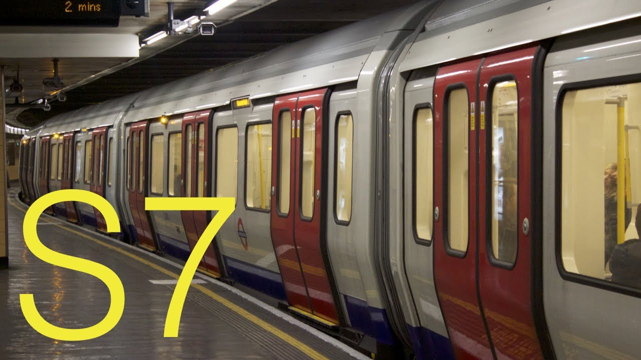Circle line S7 Stock at Cannon Street - YouTube