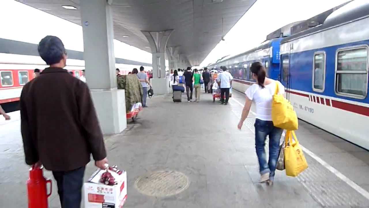 Yiwu railway station train South China - YouTube