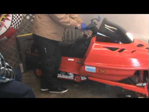 snowmobile cold start - YouTube