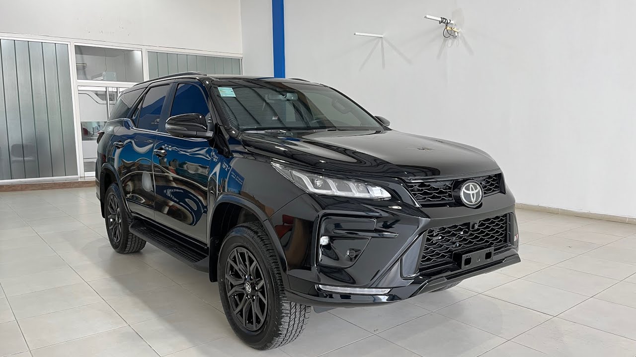 Toyota SW4 SR SPORT - 0km - YouTube