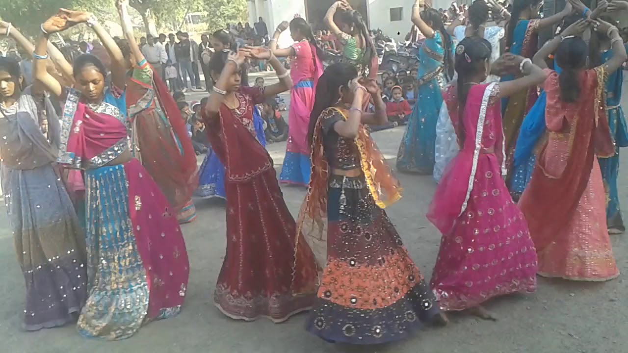 Ame mahiyara re Gokul gaam naa - Ahmadpura primary school - YouTube
