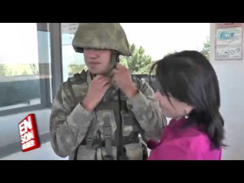 Sınırda Nöbet Tutan Askere Anne Sürprizi Ve Askerin Sevinci