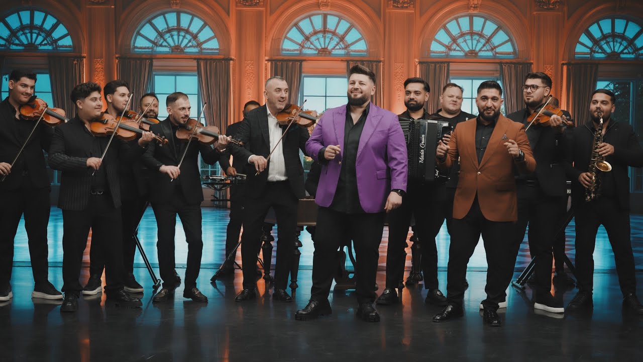 Ionut Feraru & Robert Anghel- Esti minunea mea | Official Video - YouTube