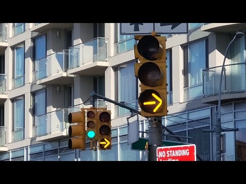 Left & Right Turn Flashing Yellow Arrow Signals in NYC 5. - YouTube