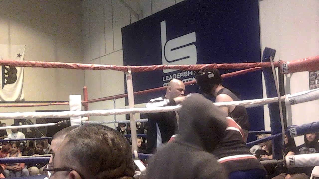 Boxing match tko - YouTube