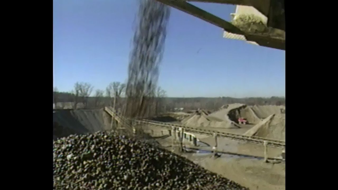 Aggregate Stockpile Recovery - YouTube