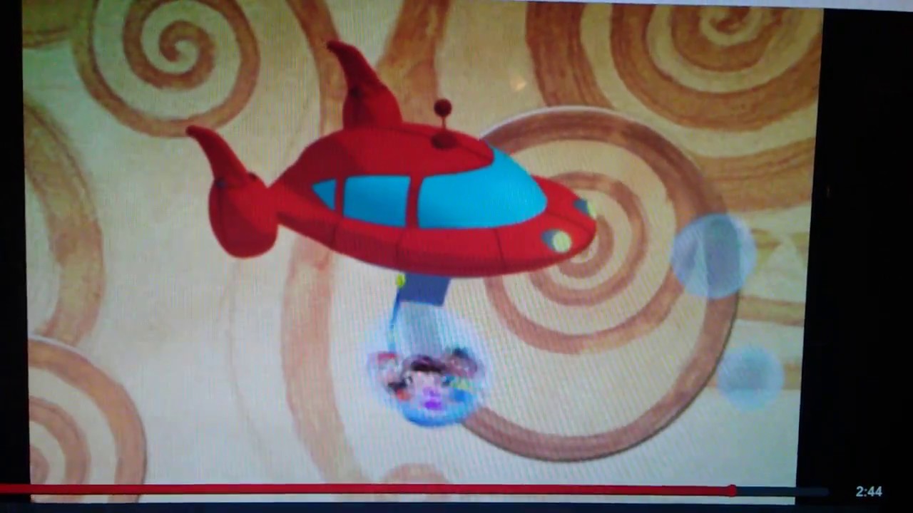 Annie Does The Loop De Loop Maneuver - YouTube