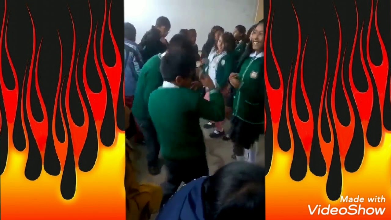 Niño Bailando En La Escuela Youtube