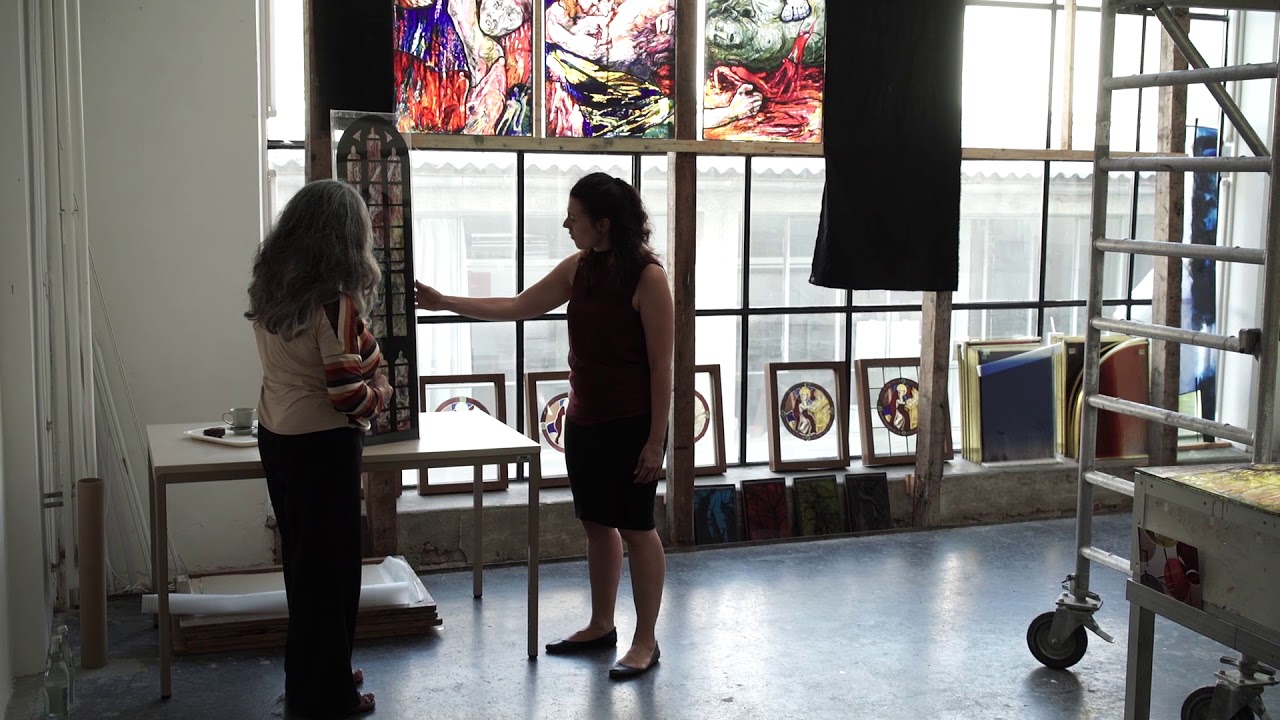 Mahbuba Maqsoodi: Werkstattbesuch in der Bayerischen Hofglasmalerei ...