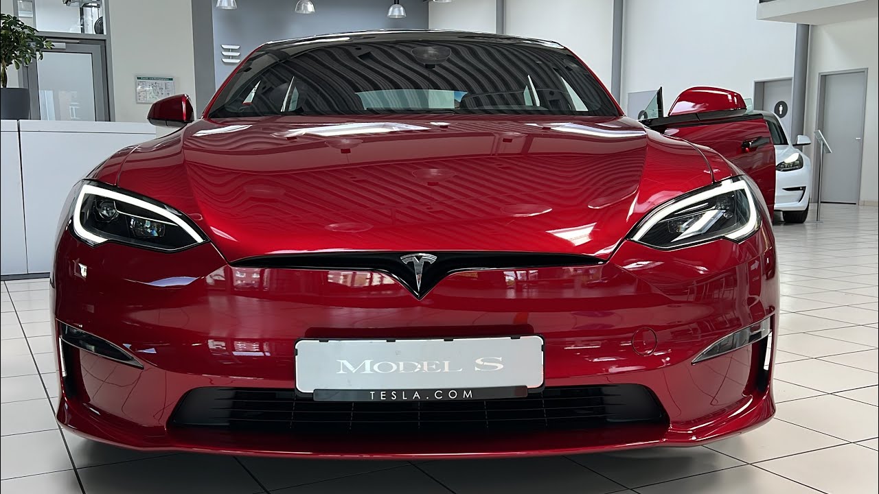 Tesla Model S Plaid das neue rot Ultra Red - YouTube