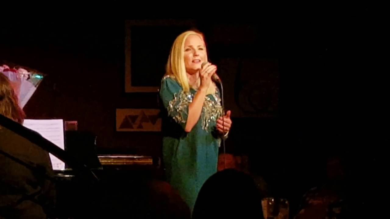 Kerry Ellis- Shine Bright Like a Diamond/Diamonds are Forever - YouTube