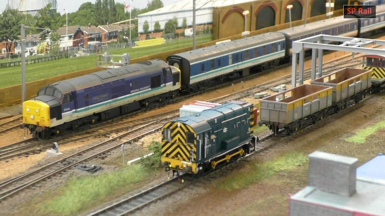 Beaconsfield & District Model Railway Exhibition 2019 - YouTube