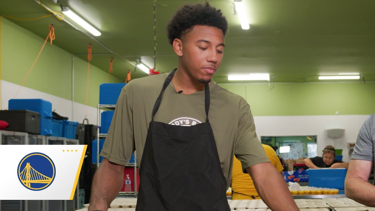 TriNet Warriors at Work || Reece Beekman Steps in the Kitchen - YouTube