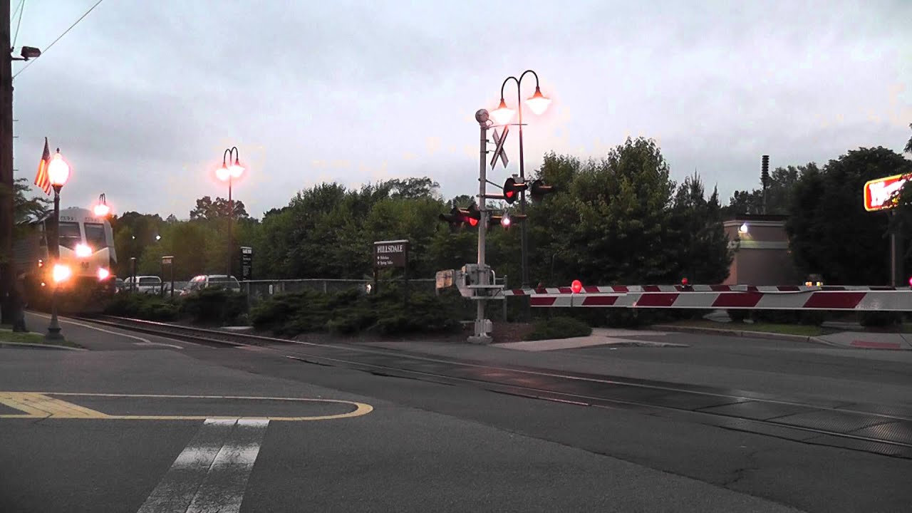 NJ Transit PL42AC 4029 arrives late in Hillsdale in HD - YouTube