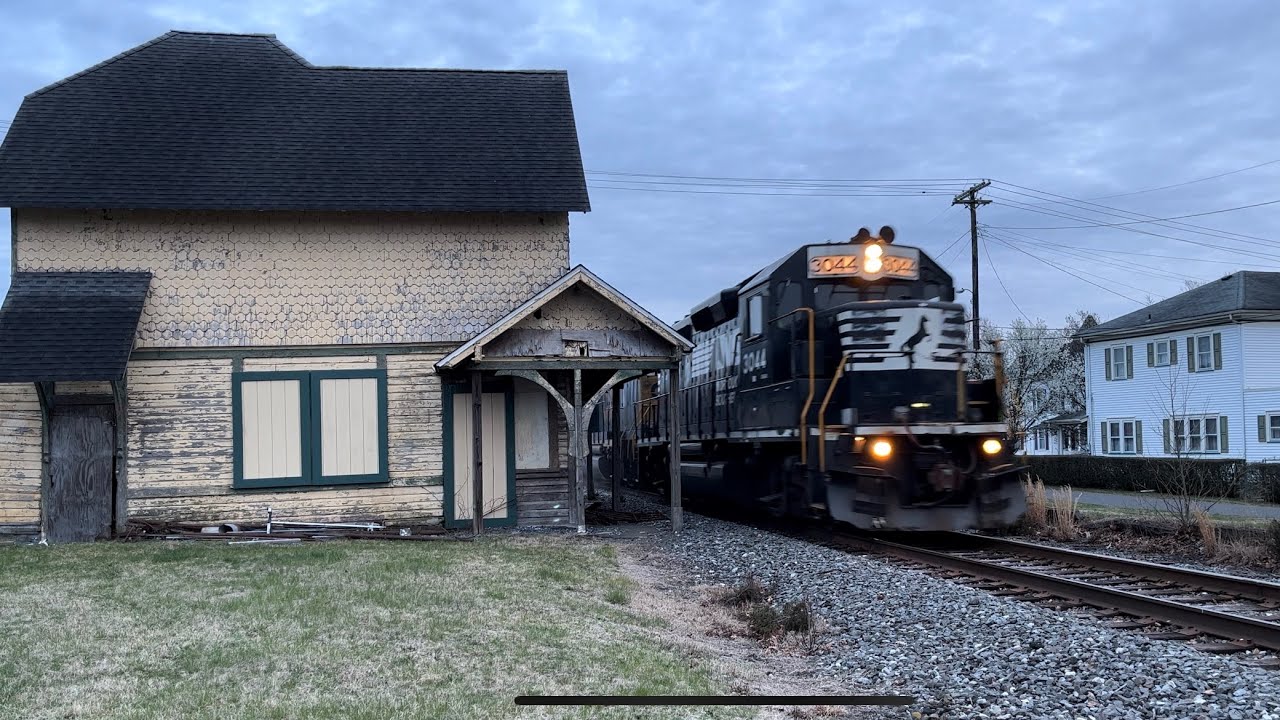 CSAO WPMI-61 with NS 3044 and CSX 4403 on 3/19/24 - YouTube