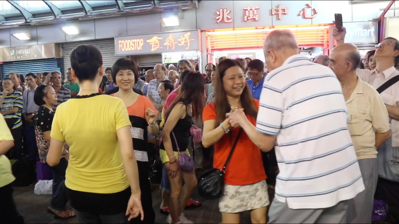 三年 每當變幻時 人在旅途灑淚時 最愛是誰 今天不回家 Judy, Judy, Judy 舊歡如夢 情花開 Venus - 3L樂隊香港街頭 ...