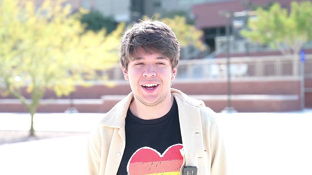 Back & Bold Spring 2022 - Lorenzo - YouTube