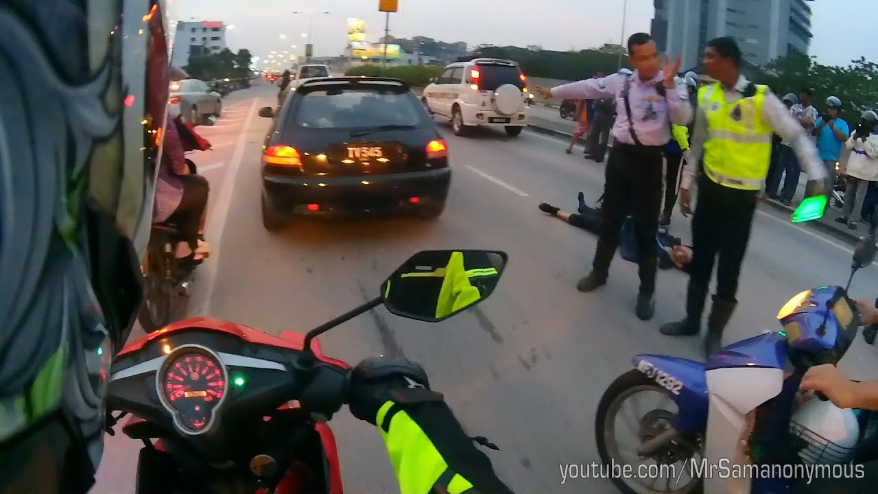 Fatal Motorcycle Accident Spotted on Tun Razak Highway - YouTube