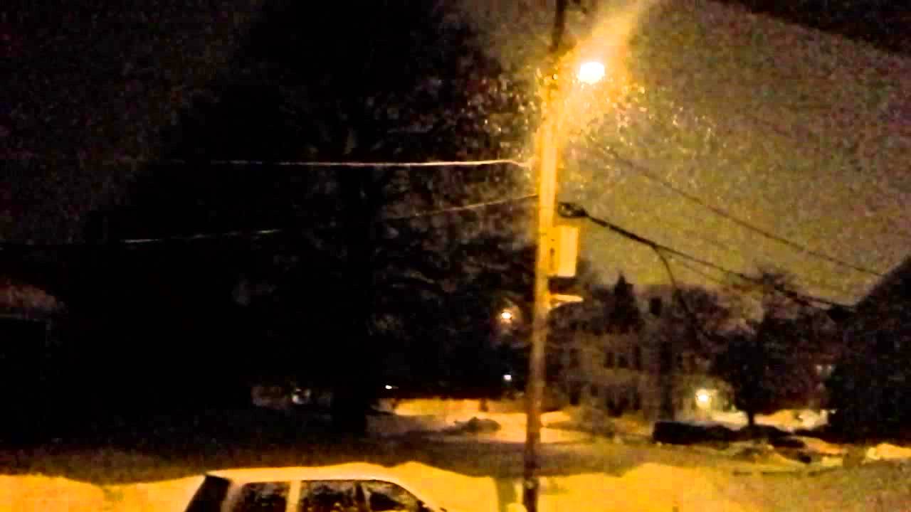 Sudden snow squall moves through my area - YouTube