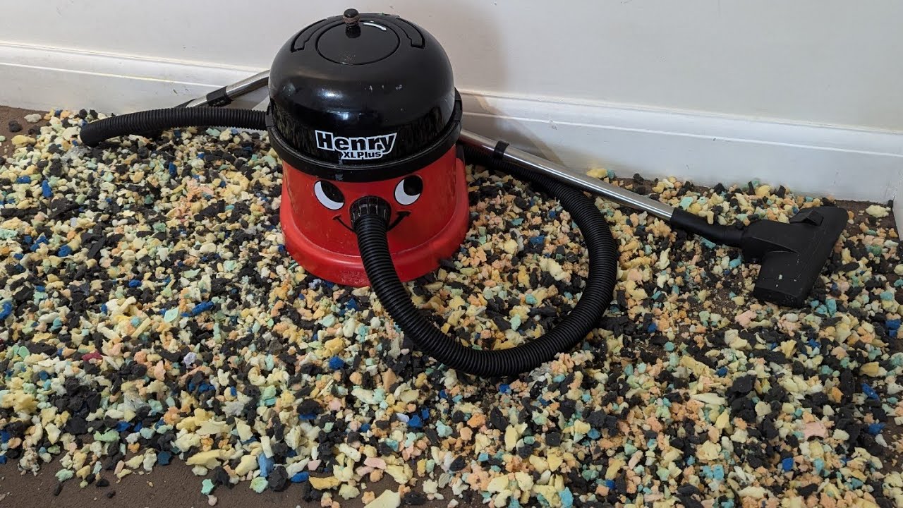 HENRY XL Plus HOOVER Vs Mighty FLUFF MESS! Extreme HOOVERING clean up ...