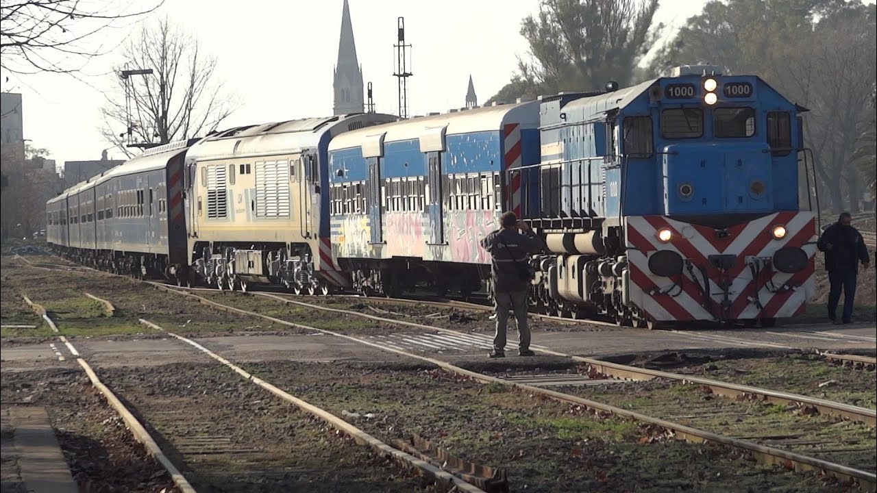 * EMD G26 1000 con traslado LSM llegando a MERCEDES Cargas - YouTube