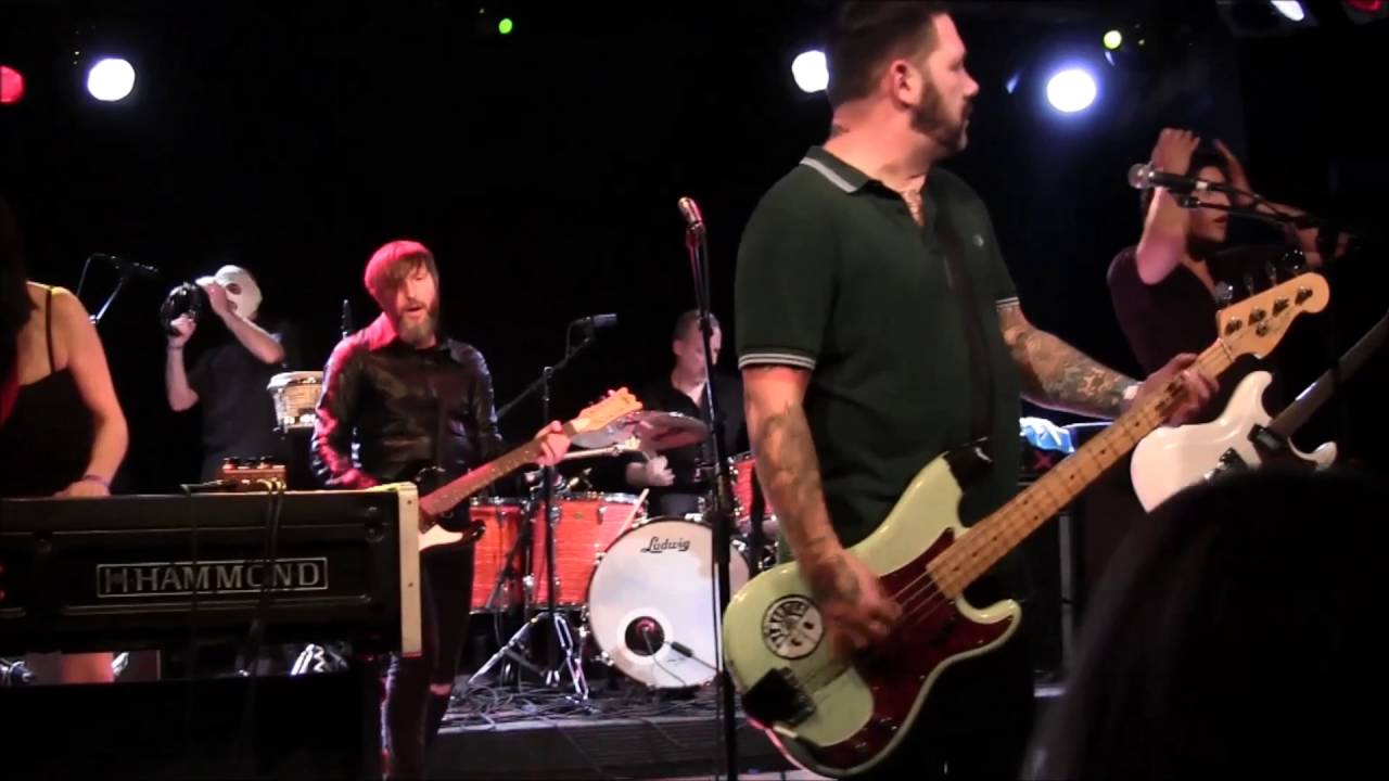 Fifty Foot Combo - "Wild Man" | Arnhem, Willem 1 | 1 oktober 2016 - YouTube