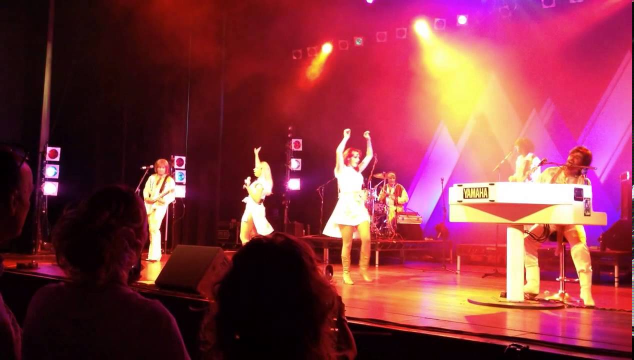 Dancing Queen - YouTube