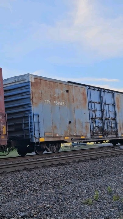 Grand Trunk Western (GTW) boxcar #railfaning #GTWrailroad #boxcar - YouTube