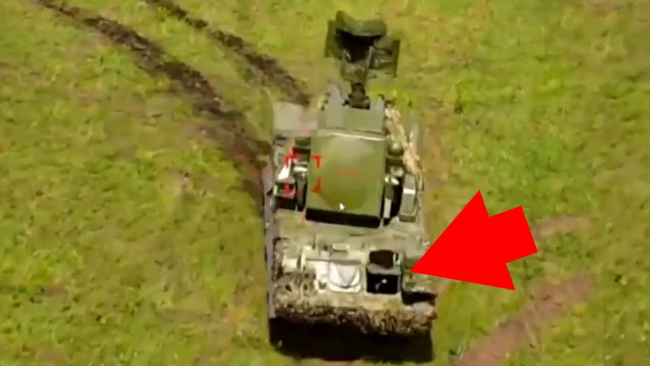 Tor-M2 Operator Leave Hatch Open During Drone Strike - YouTube