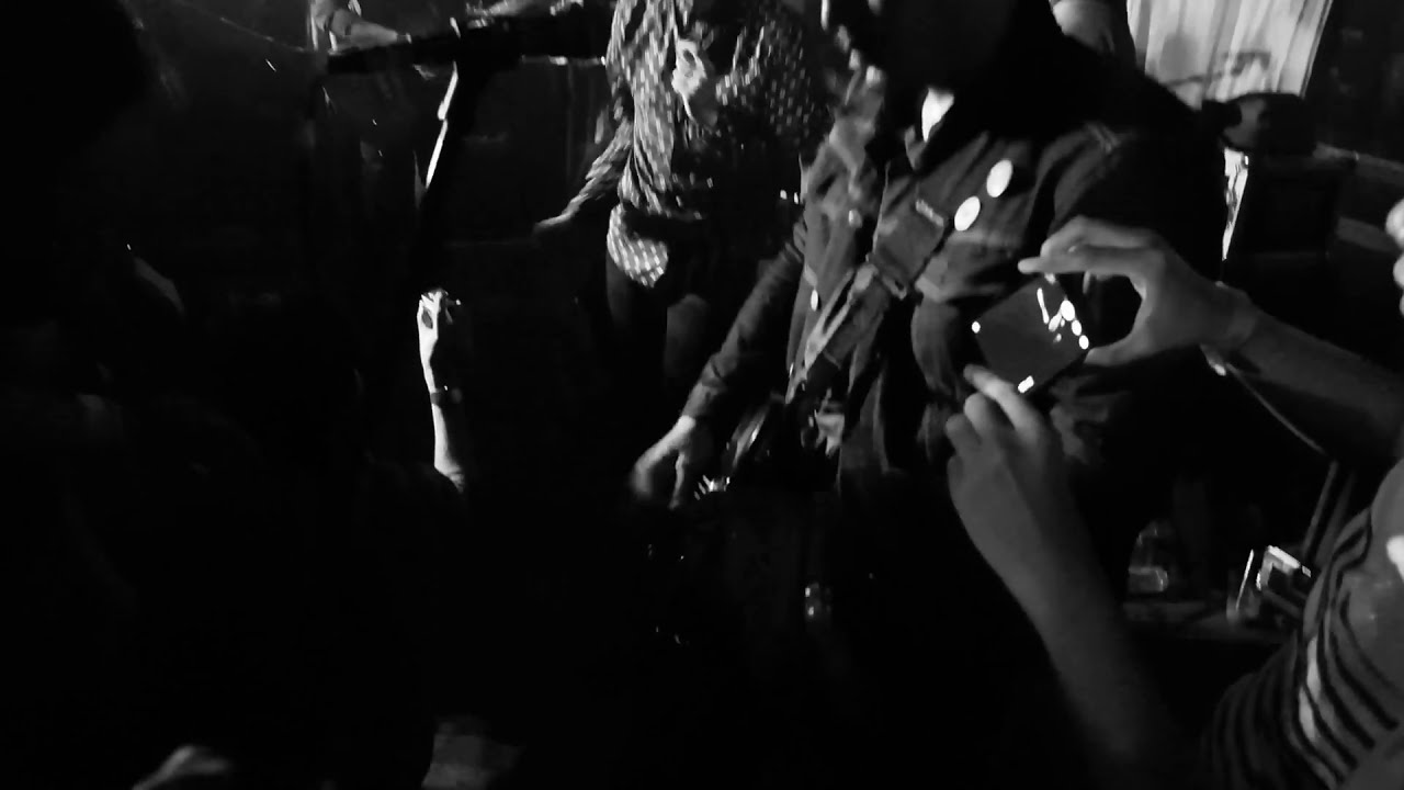 The Brandals - 24 Lewat [4K - Live in Kopi Tan 2k16] - YouTube