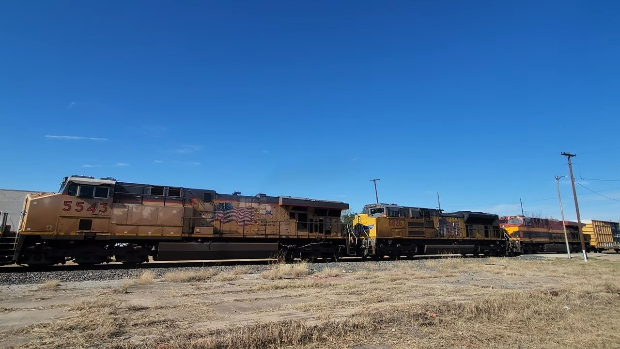 Southbound KCS 4881/UP 5543/8826, Mixed Freight Train, "Ennis Sub ...