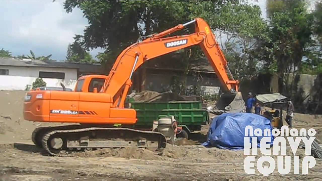 Heavy Recovery Dump Truck Stuck Helped by Doosan Exca and Komatsu Dozer ...