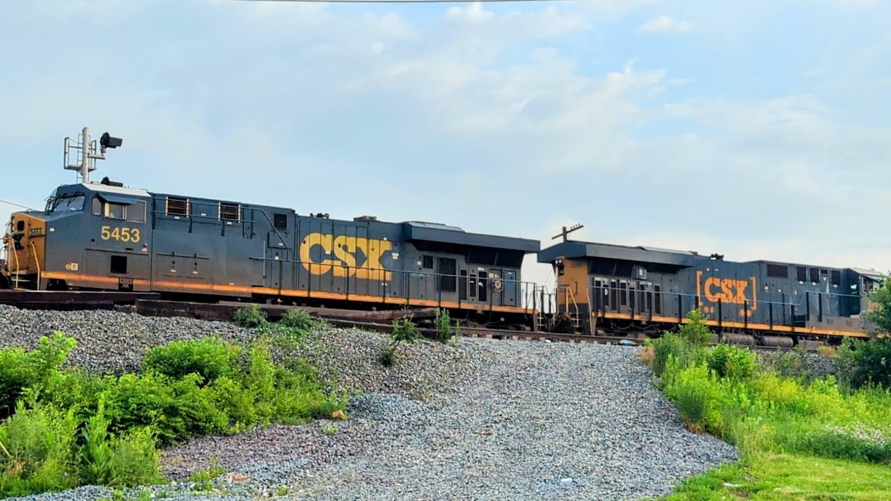 Northbound CSX loaded coal hoppers heading to Middletown, Ohio - YouTube