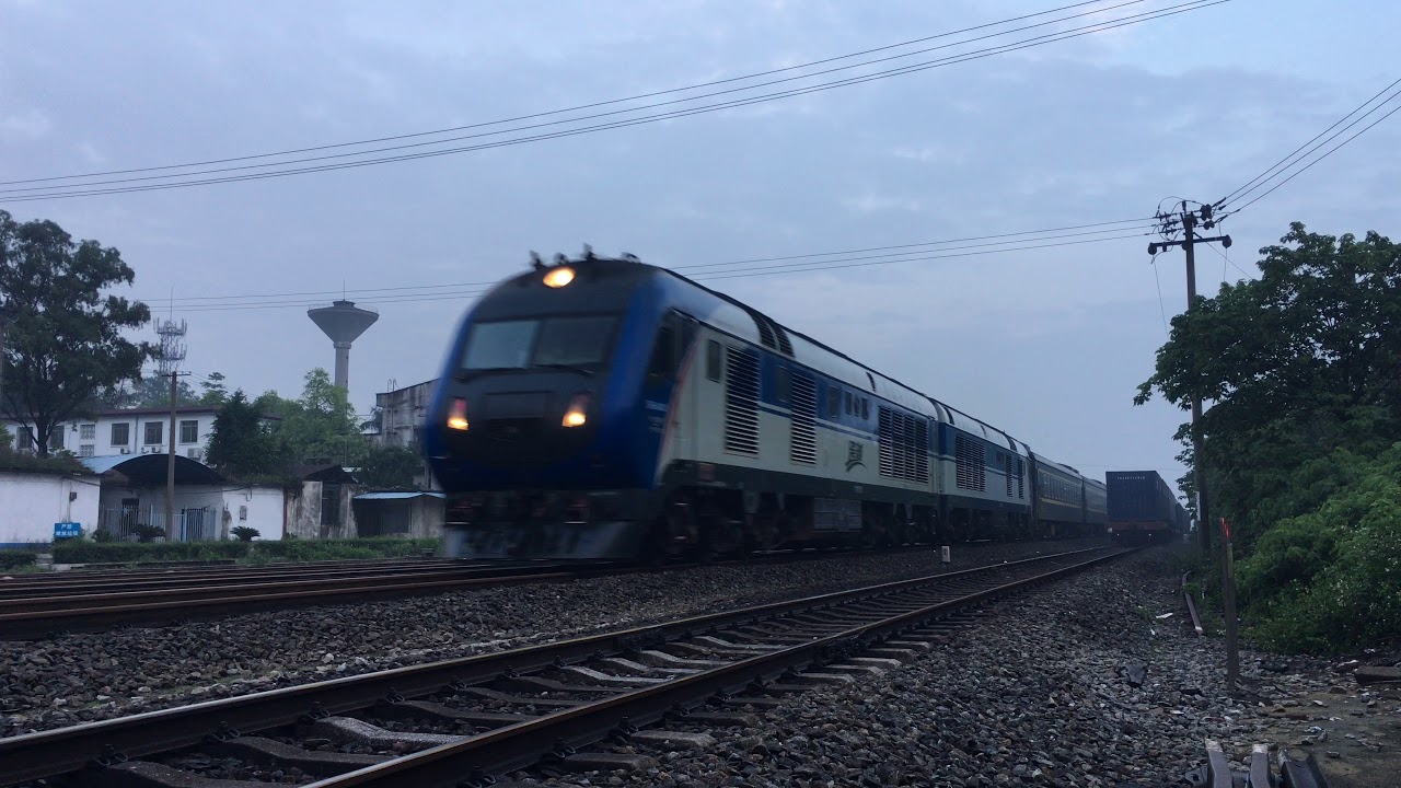 [China railway] DF11G+K511(上海南-海口) 三水西站通過 - YouTube