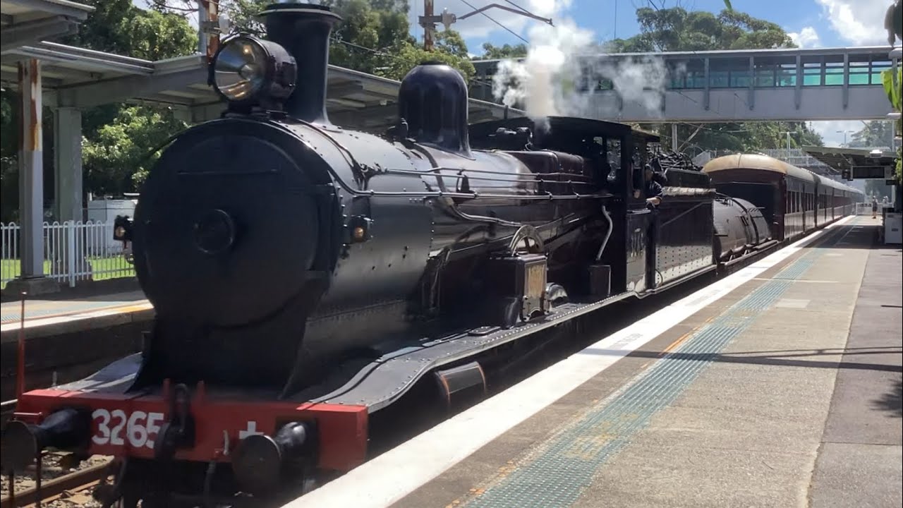 *SUPER RARE SIGHT!* Steam Locomotive 3265 races through Heathcote with ...