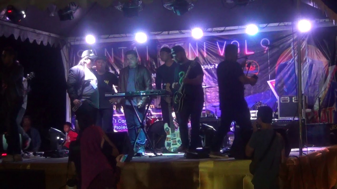 Azmi Saat (Caliph Buskers) ft. A.P.A.M BAND (Part 2) - Persembahan ...