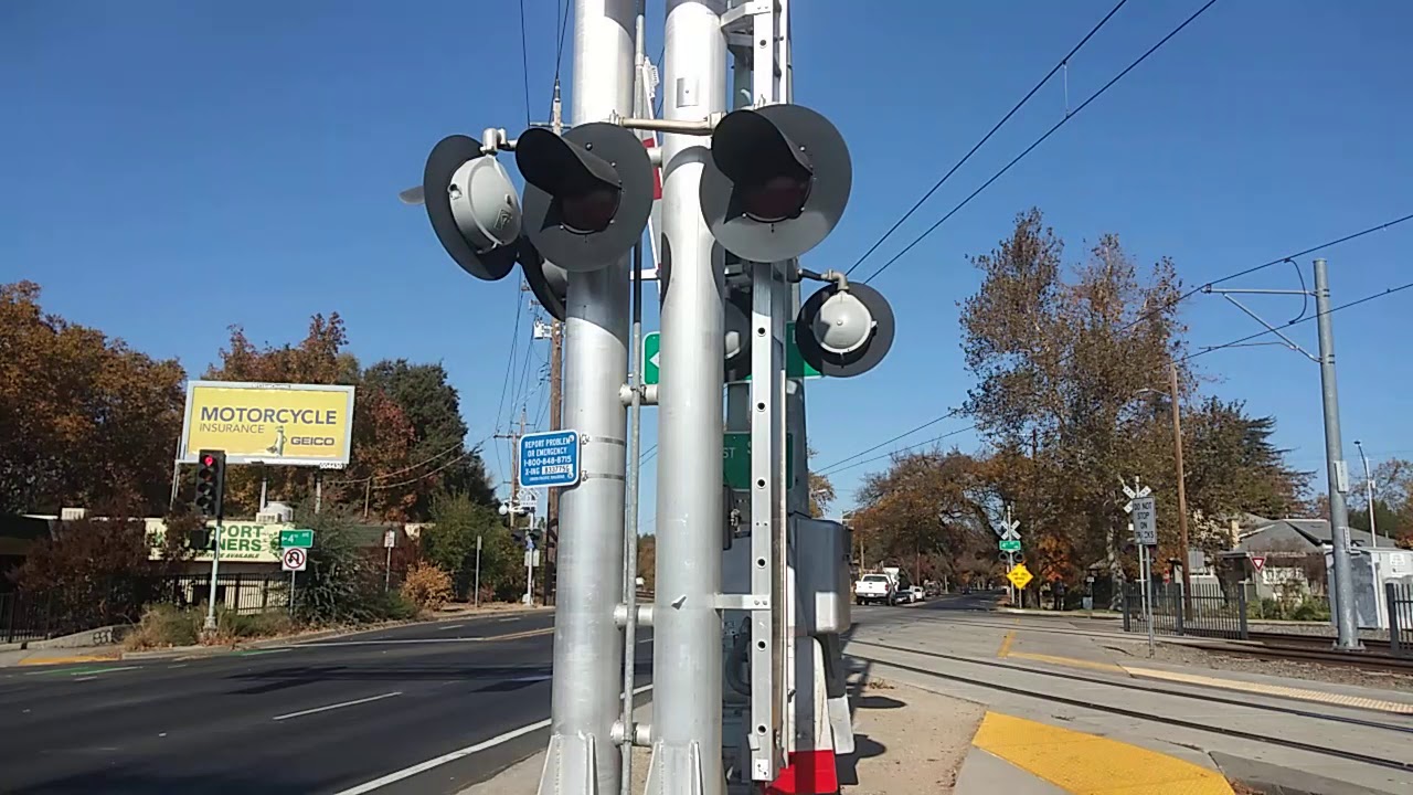 SacRT Inbound Blue Line Train w/New Counterweight Arm & UTDC ...