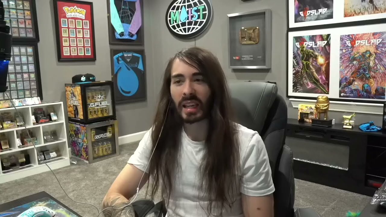 Charlie Moist busts a move mid video - YouTube