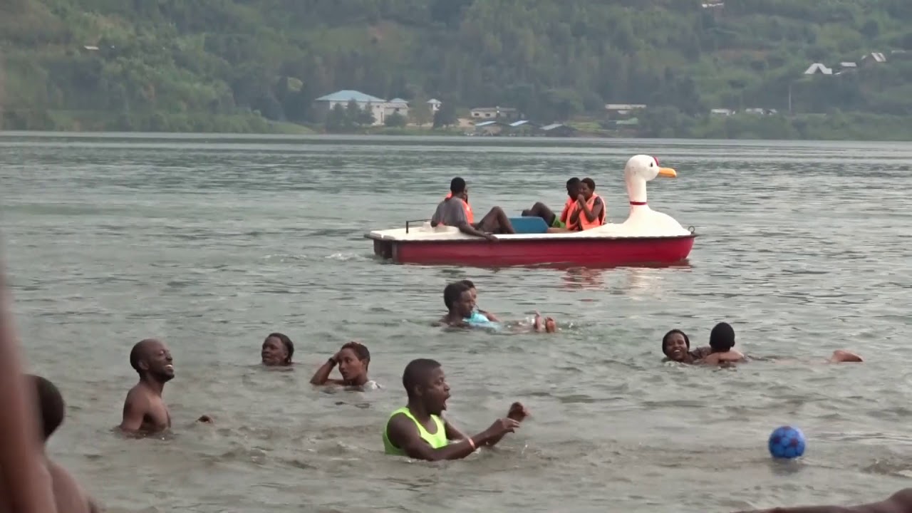 Gisenyi (Rwanda): un dimanche au bord du lac Kivu - YouTube