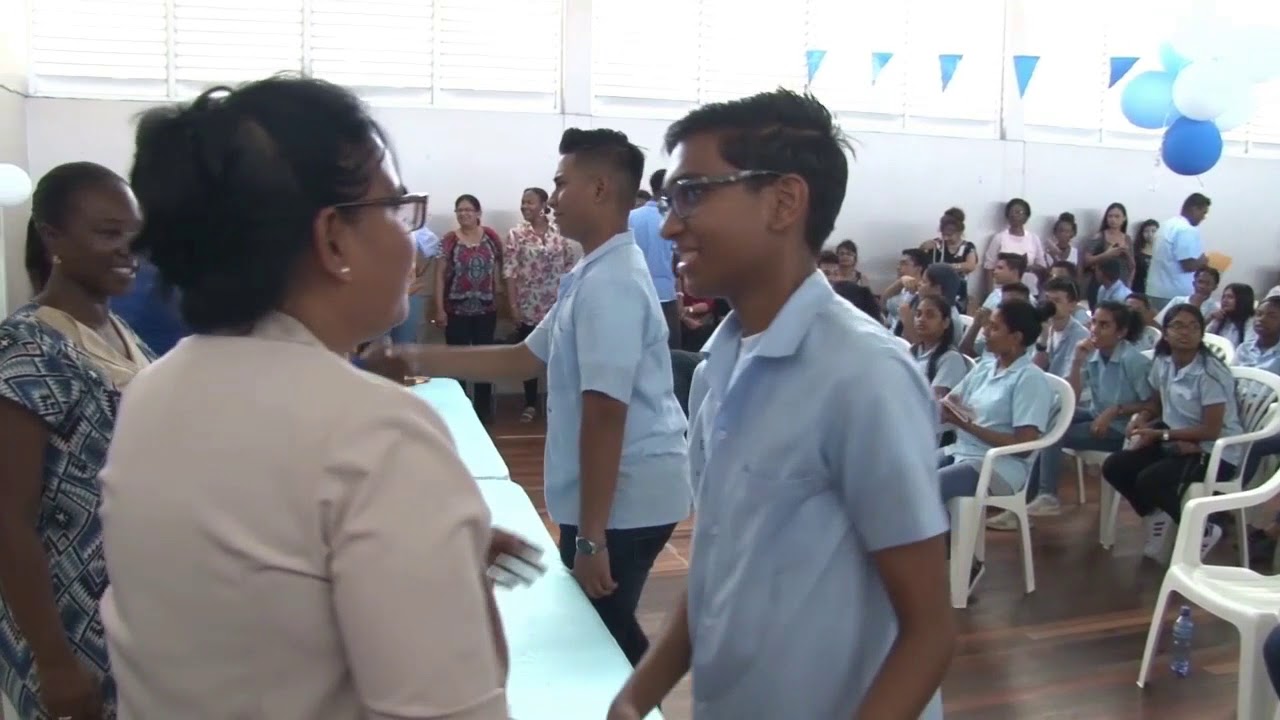 03 08 2018 Uitslagen Mulo scholen bekend - YouTube