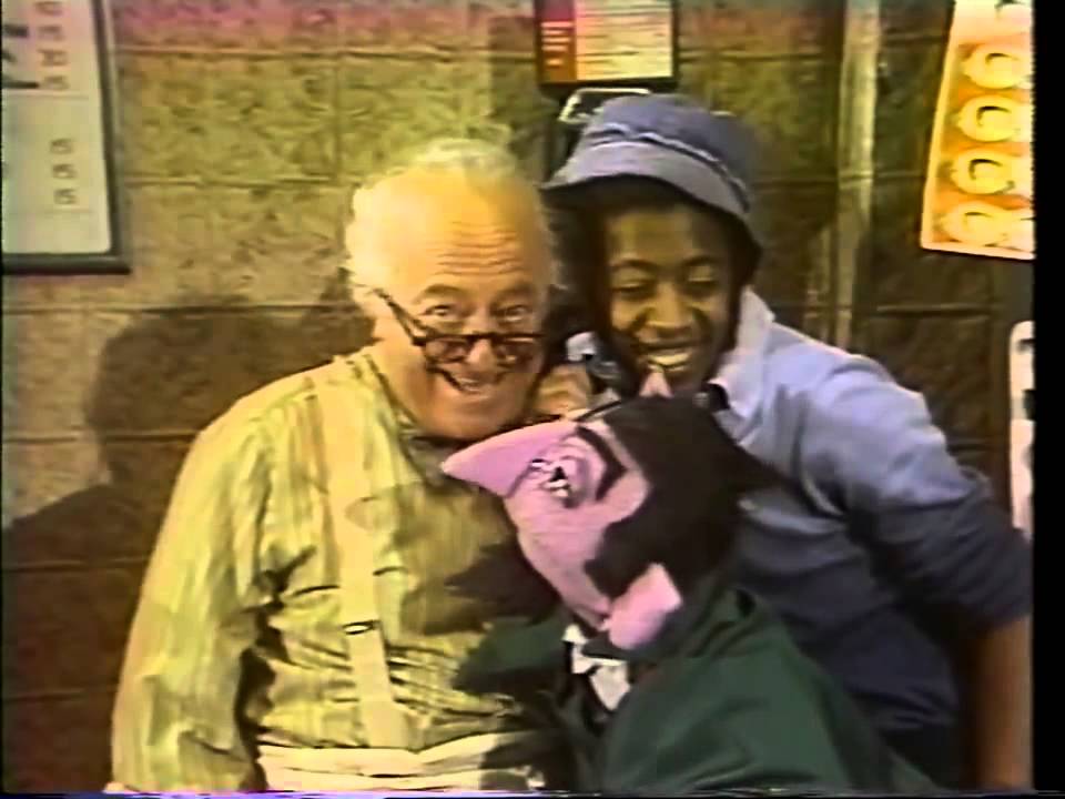 Classic Sesame Street - Big Bird Calls Mr Hooper - YouTube